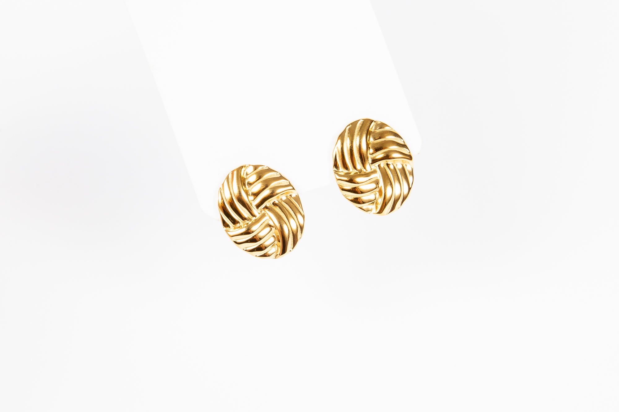 Aro Oval Interlocking Skinny Stud