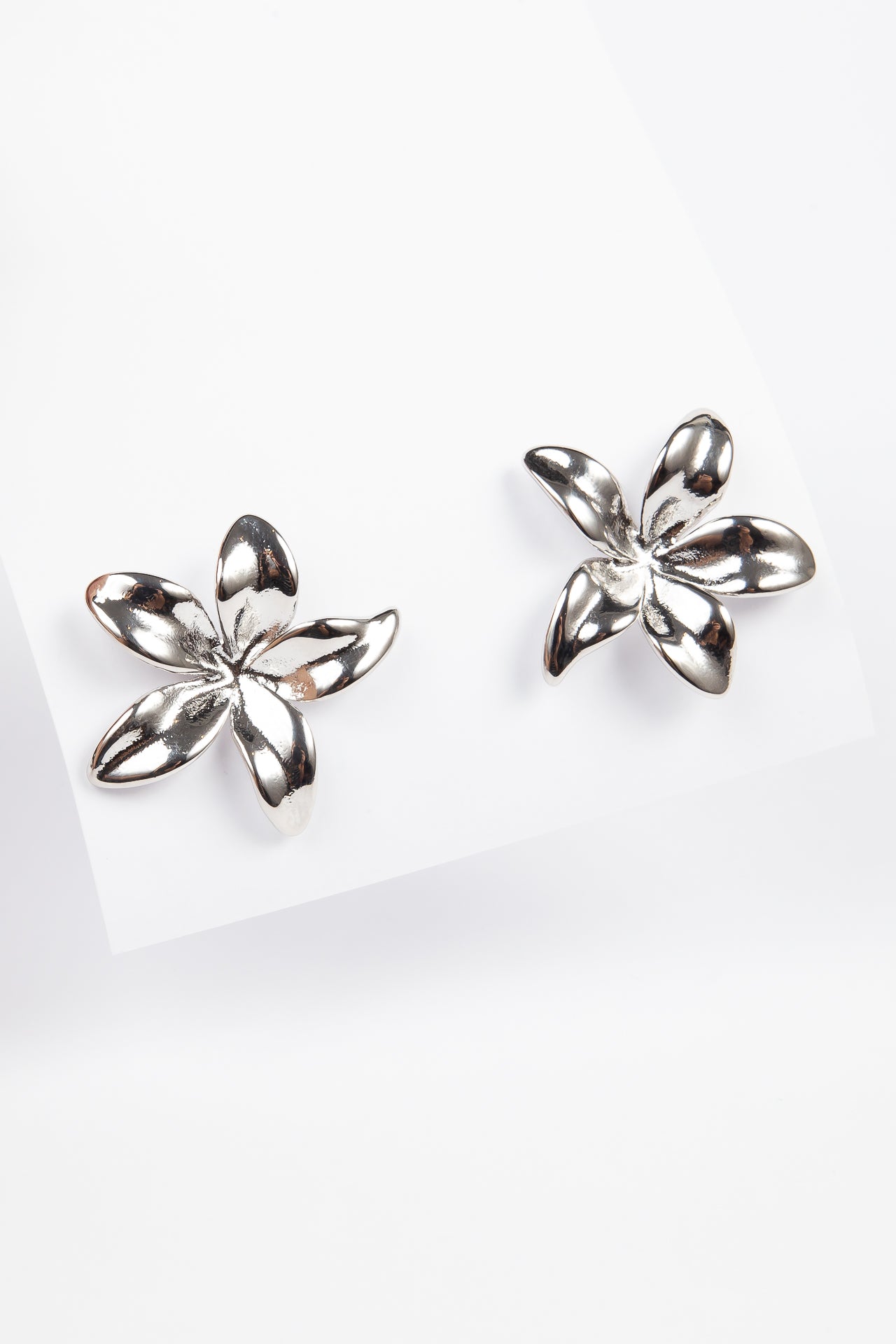 Aro Brassy 5 petal Flower Stud
